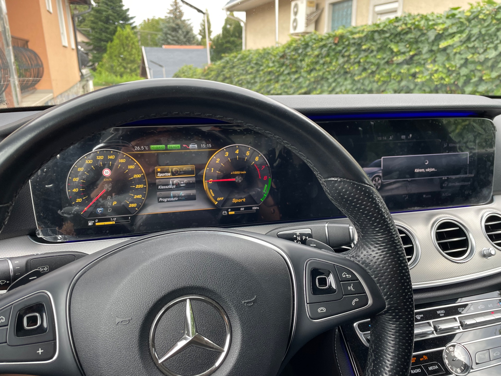 W213 E 350 E Widescreen Cockpit :: Mercedes utólagos extrák